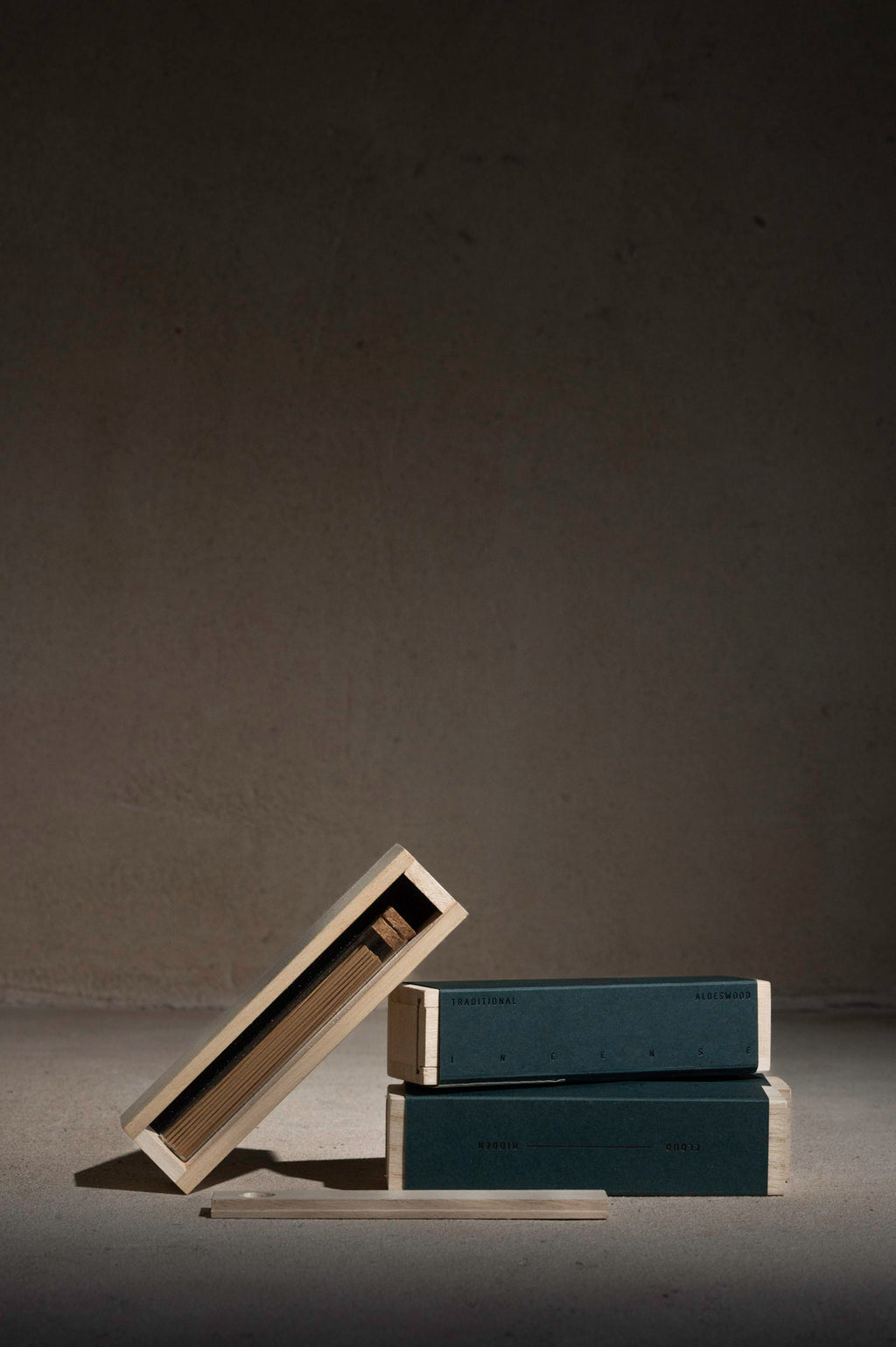 Essentials & Artifacts – Cloud Hidden